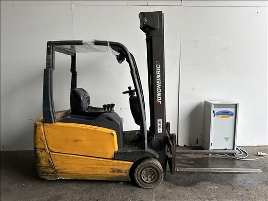 Jungheinrich EFG216 Forklift truck viljuškar na tri točka