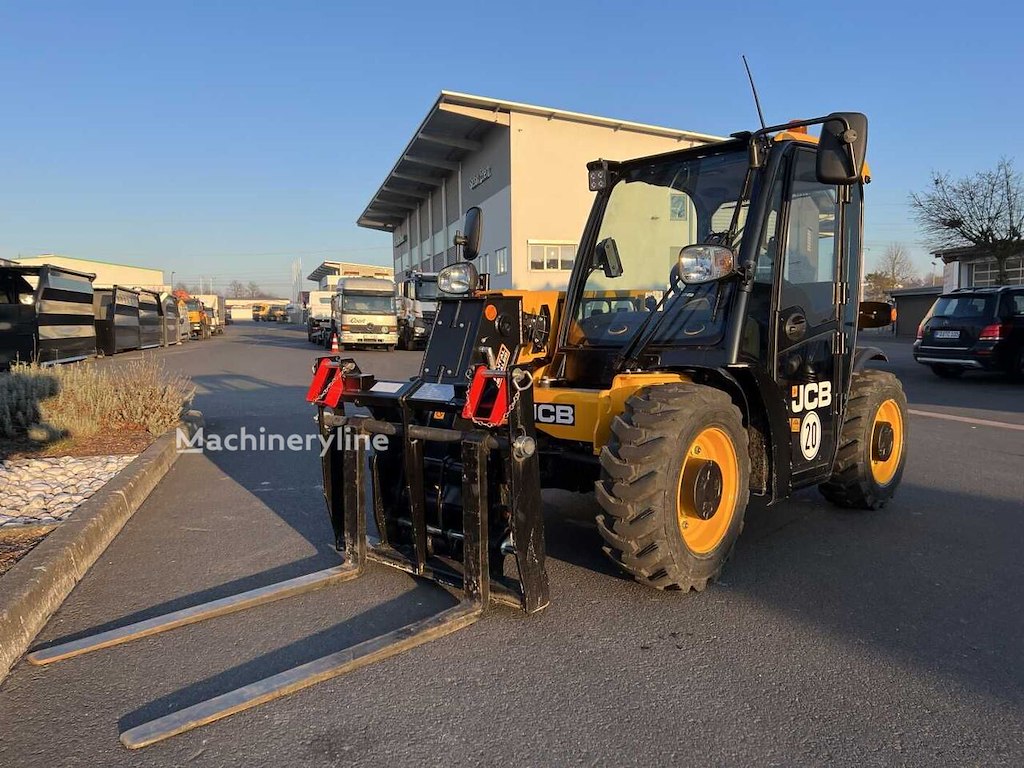 JCB 514-40 / nur 108h / 2023 / Eigengewicht: 2.700kg teleskopski utovarivač