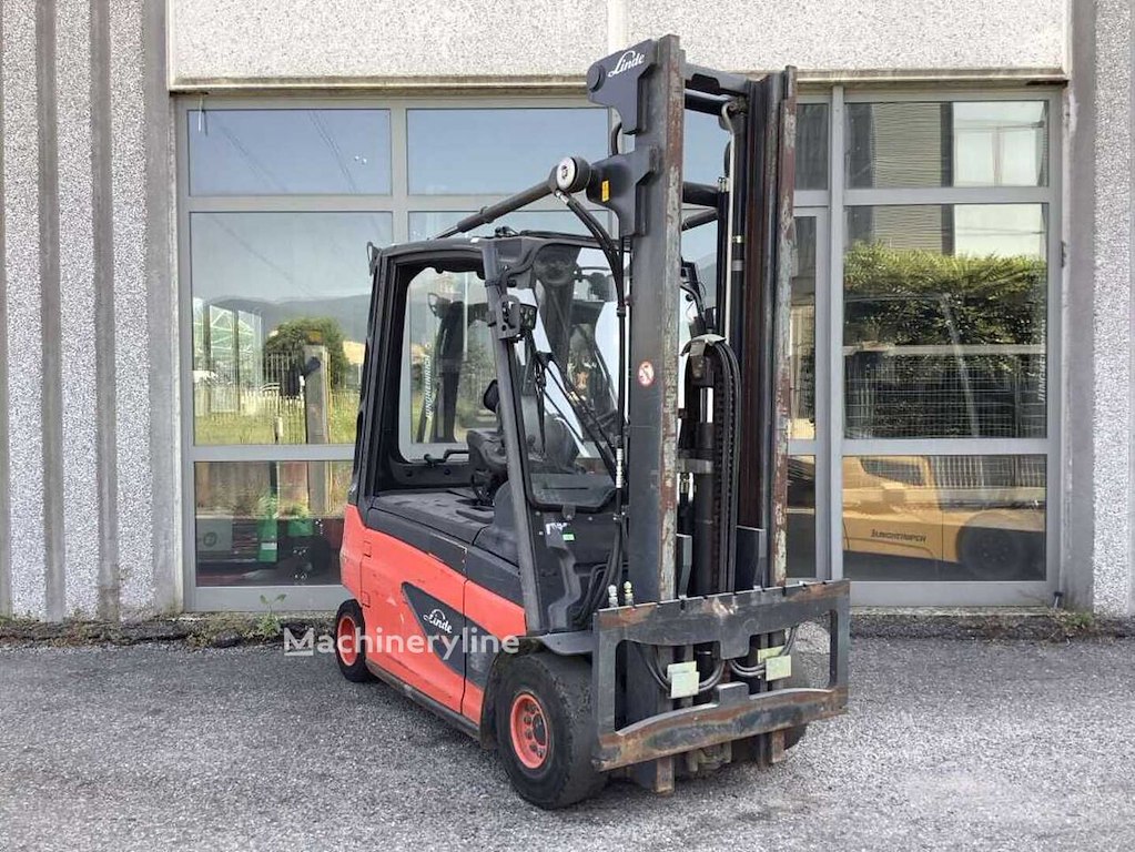 Linde E30L-01 električni viljuškar