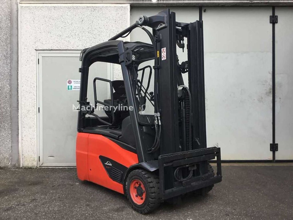 Linde E16-02 viljuškar na tri točka