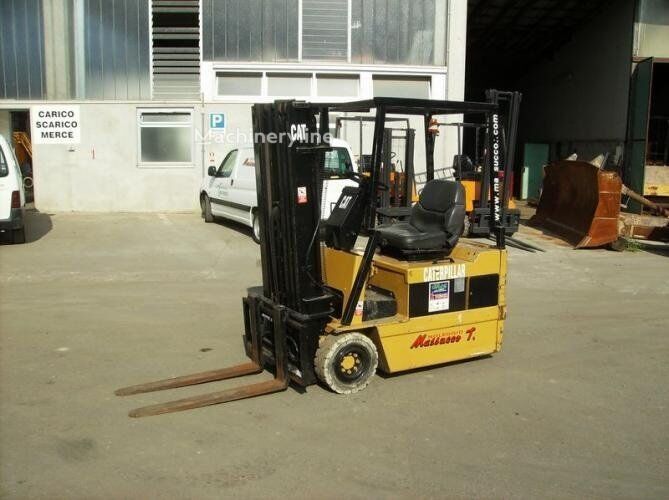 Caterpillar EP15T viljuškar na tri točka