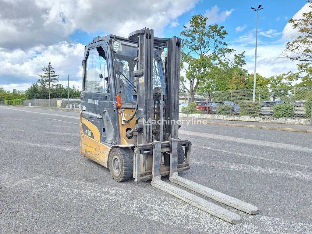Caterpillar EP16NT viljuškar na tri točka