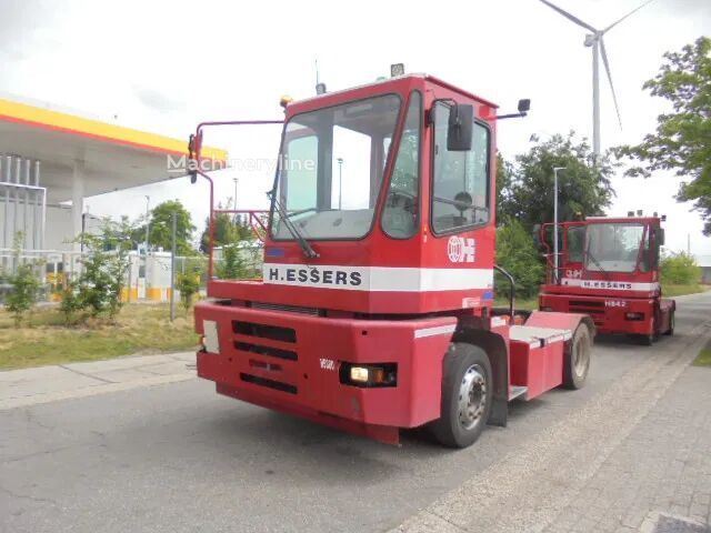 Mol YM225/4X2 40KM/H terminalni tegljač