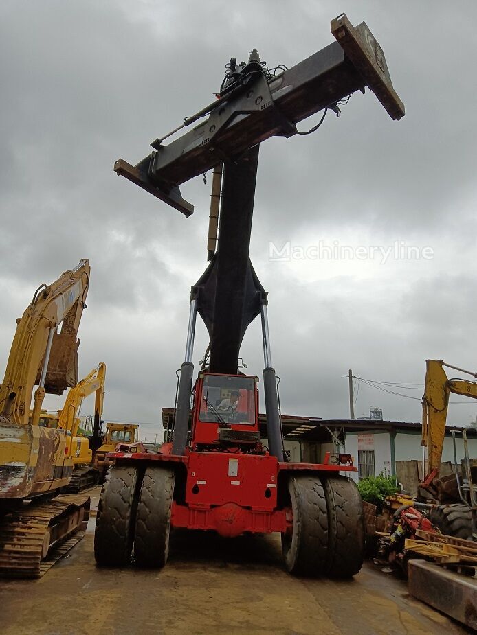 Kalmar DRD420 dalekosežni slagač