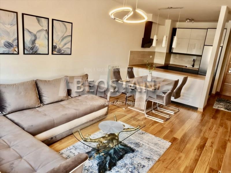 Novi Beograd - West 65 wellport #63923 1.100 €