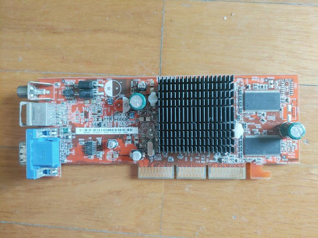 Graficka Ati radeon 9200
