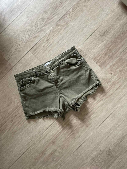 BERSHKA maslinasti teksas šorts