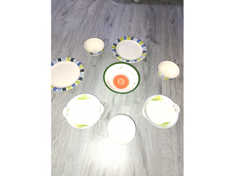 Cinije desertni tanjiri