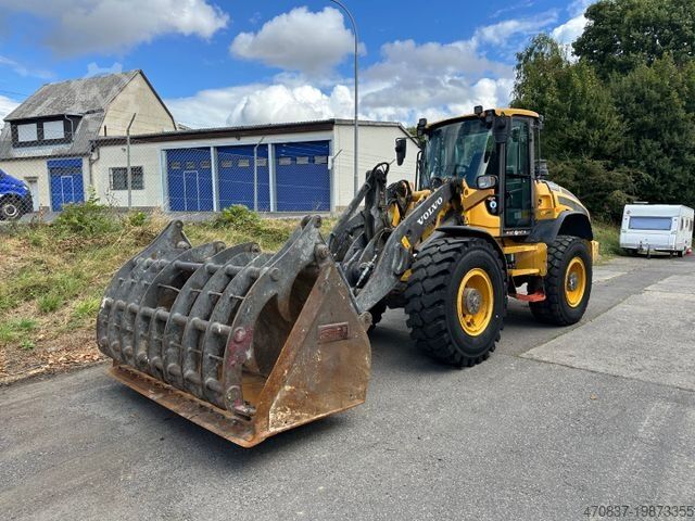 Utovarivač na točkovima
VOLVO L 50 H / Waage WK 60 / Schnellwechsler
