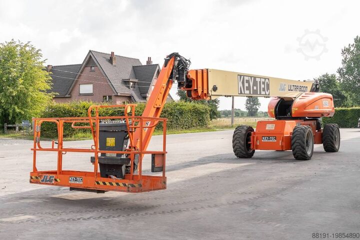 Teleskopska platforma
JLG 1350 SJP