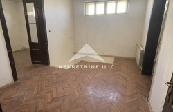 Salonski šestosoban stan u centru Zrenjanina ID#1445