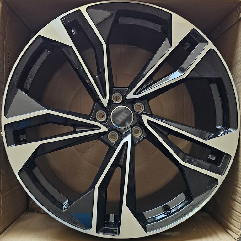 ALU FELNE
9J x21 ET30 5X112