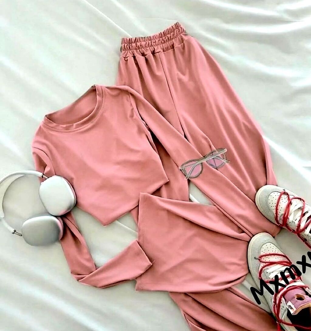 Lomplet siroke pantalone na lastis i bluza. Pink,svetlo siva,tamno