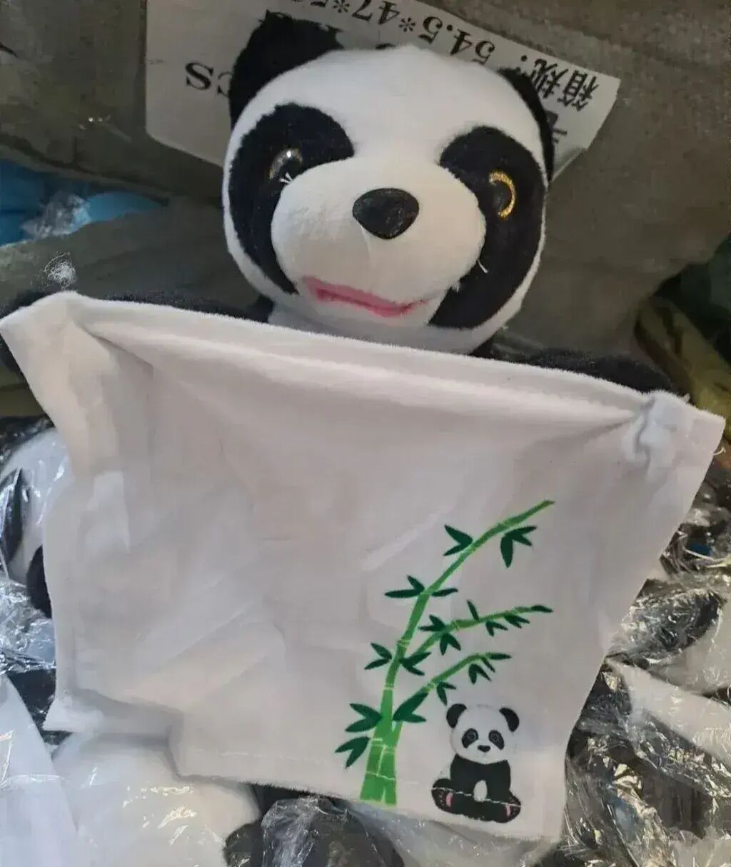 Panda Skrivalica      Neodoljivi panda skrivalica koji priča i igra se