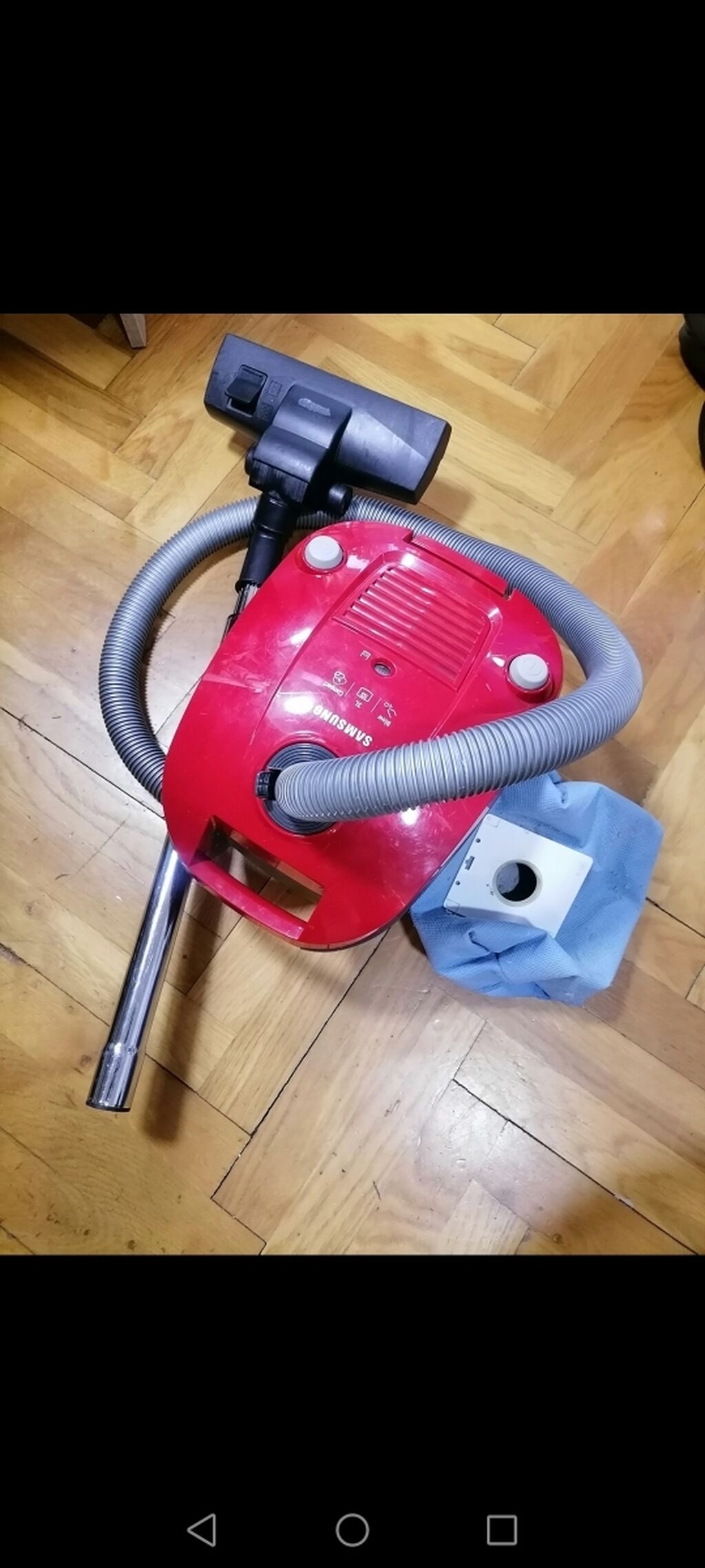 Usisivač Samsung kao nov je. Dobro vuče. 1600w Germanija Ispravan