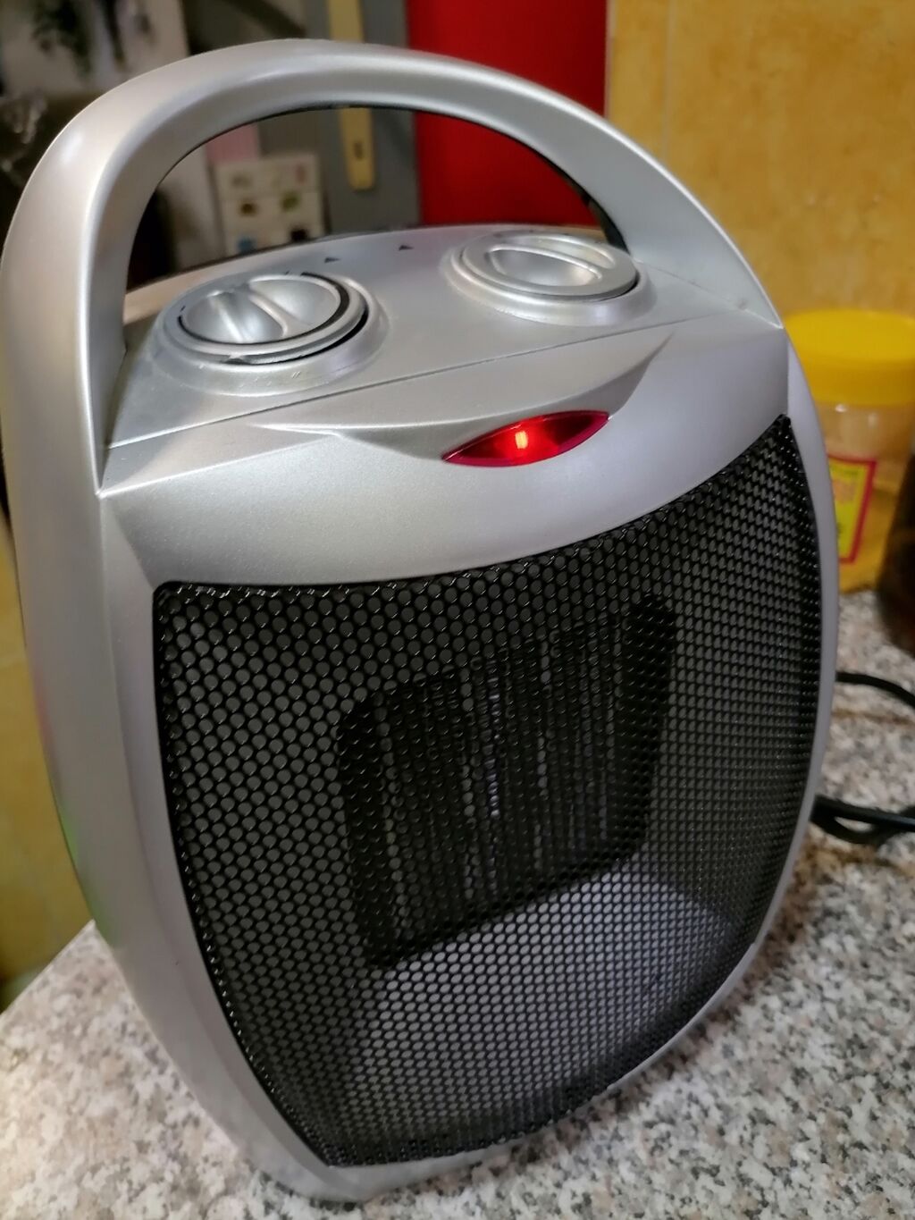 Grejalica duvaljka ESPERANZA 1500 W kao nova je Baš dobra Mirjevo