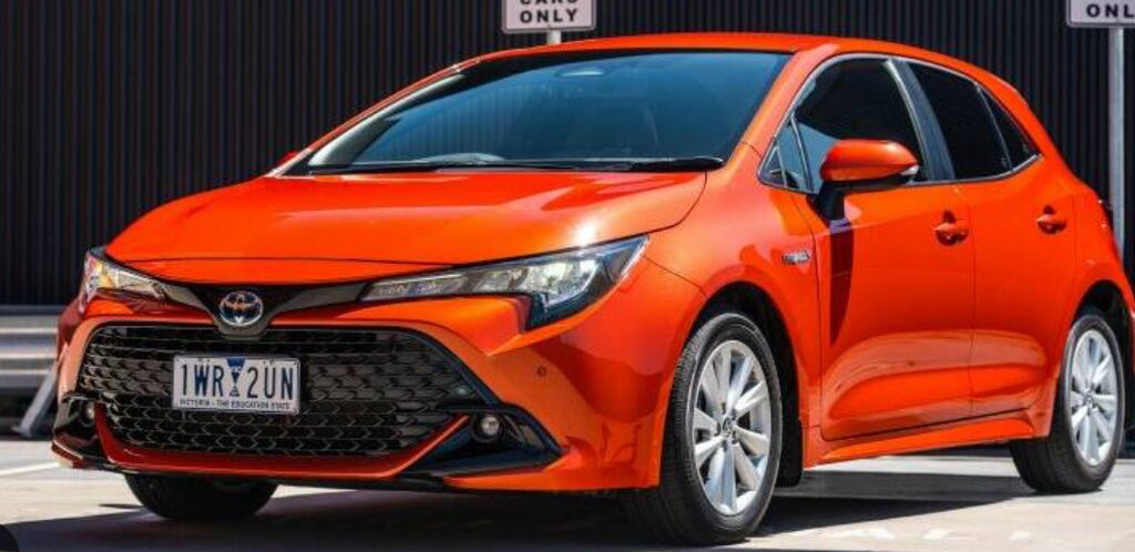 Toyota Corolla: 1.8 l | 2019 г. Hečbek
