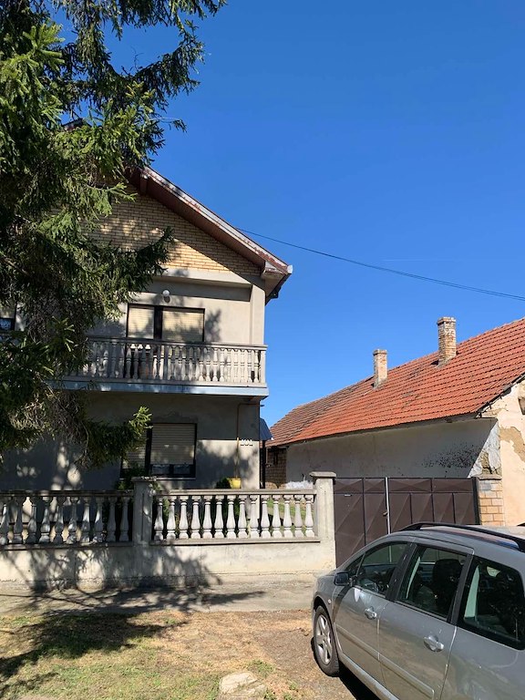 Prodajem kucu u Čelarevu-jedinstvena ponuda