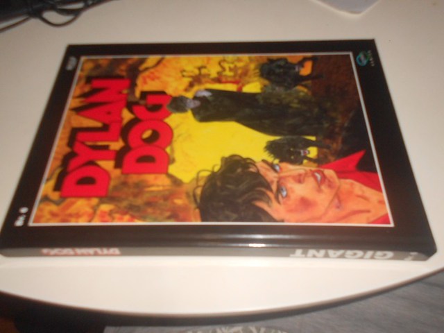 DYLAN DOG gigant 6