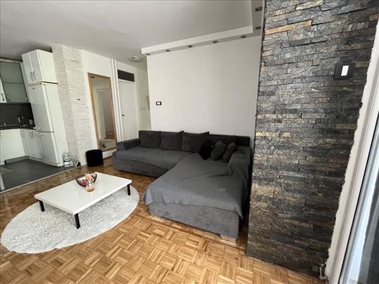 Broker - Porodični dom, baš po tvom!
