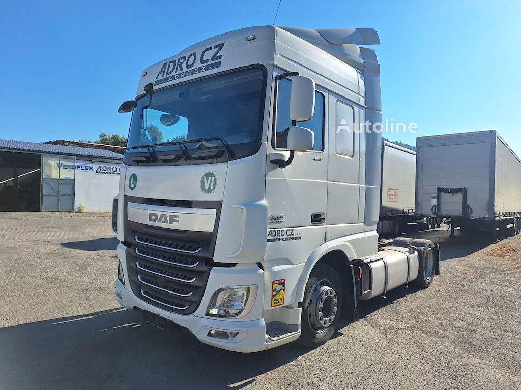 Prodaje se DAF XF 460 FT tegljač na aukciji