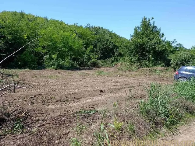 Prodajem dva placa od 4ara-Krcedin