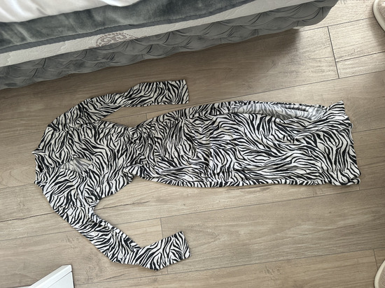 Bershka zebrasta haljina
