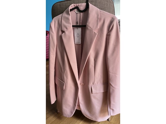 Stradivarus oversize XS sa etiketom