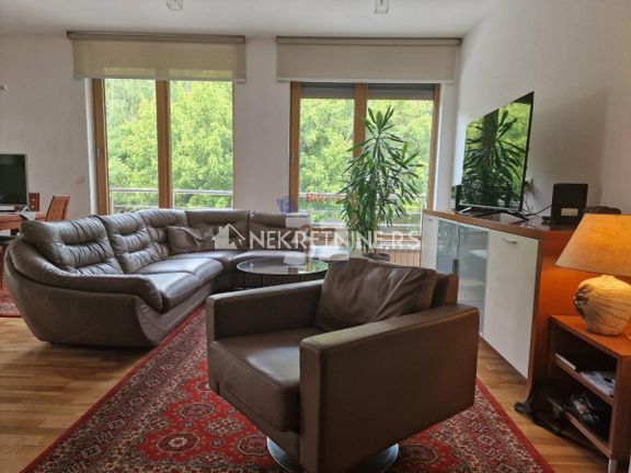 Dedinje, lux 3.0, 2 lođe, 2 garažna mesta, lift, Teodora Drajzera