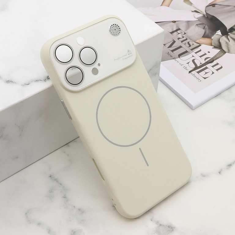 Zastitna maska (futrola) PASTEL DREAMS MagSafe - iPhone 16 Pro Max (6.9) bela (MS)