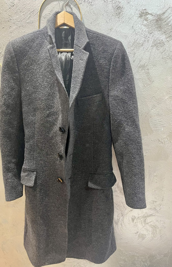 Dolce gabbana sivi kaput