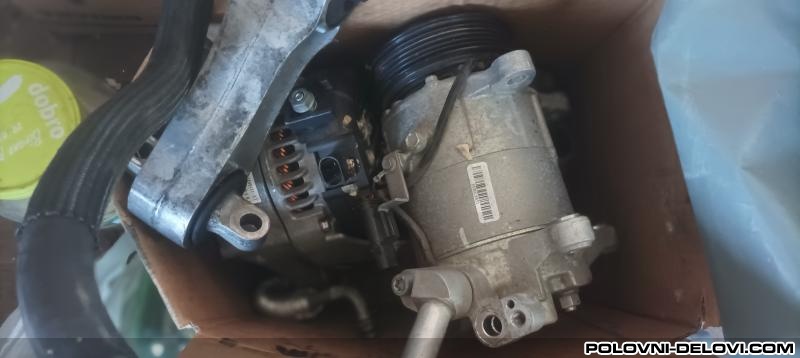 BMW 2 218d Motor I Delovi Motora