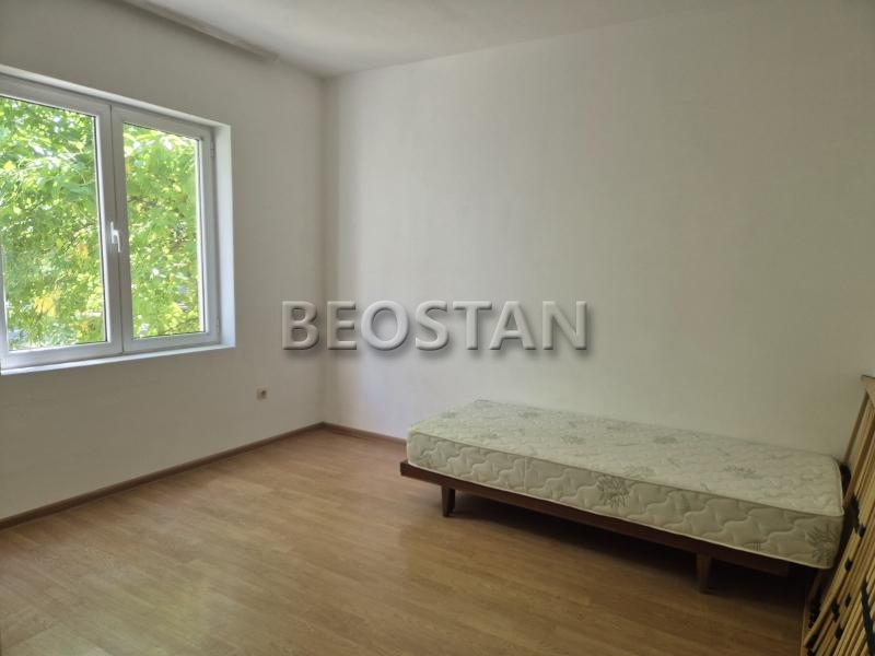 Novi Beograd - Tosin bunar #263978 400 €