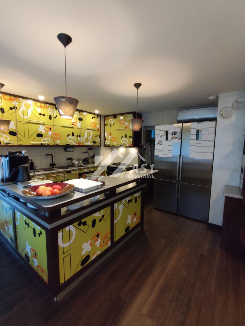 Izdajem PET FRIENDLY LUX četvorosoban stan na Lmanu III !!! ID#3399 1.200 €