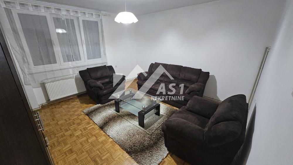 IZDAJE SE DVOSOBAN STAN NA GRBAVICI ID#3403 380 €