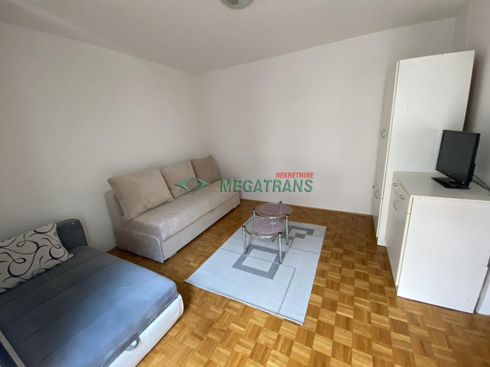 Garsonjera, centar, Vojvode Bojovića 32m2 ID#1798 300 €