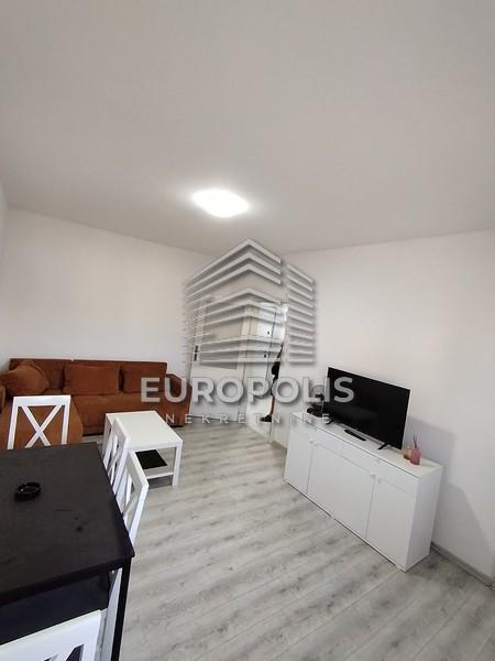 Svetao jednoiposoban stan sa garažom ID#8212 350 €
