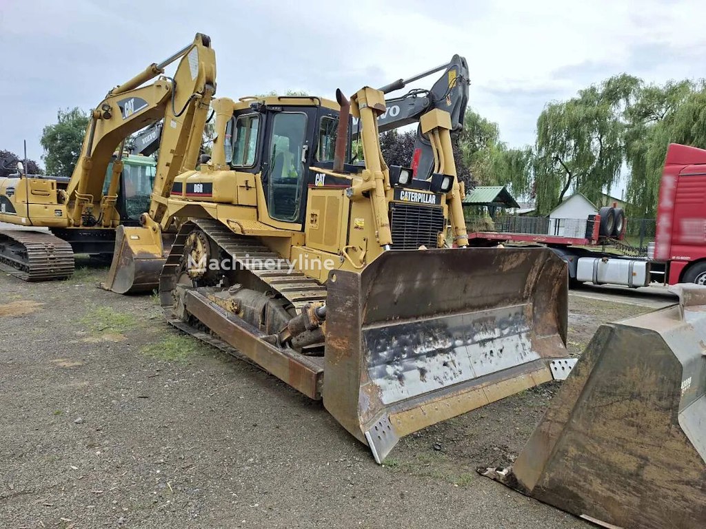 Caterpillar D6R buldožer