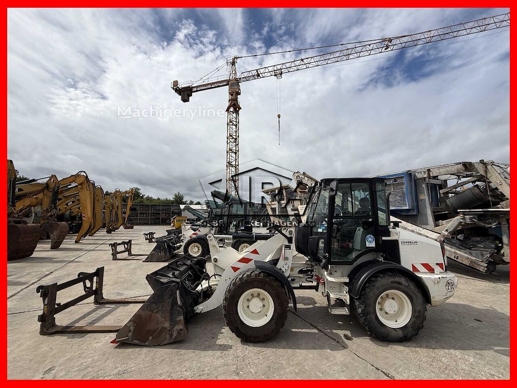 Caterpillar 908 M multifunkcionalni utovarivač
