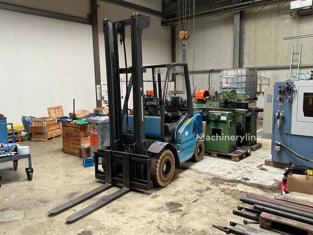 Prodaje se Jungheinrich TFG30 viljuškar na gas na aukciji
