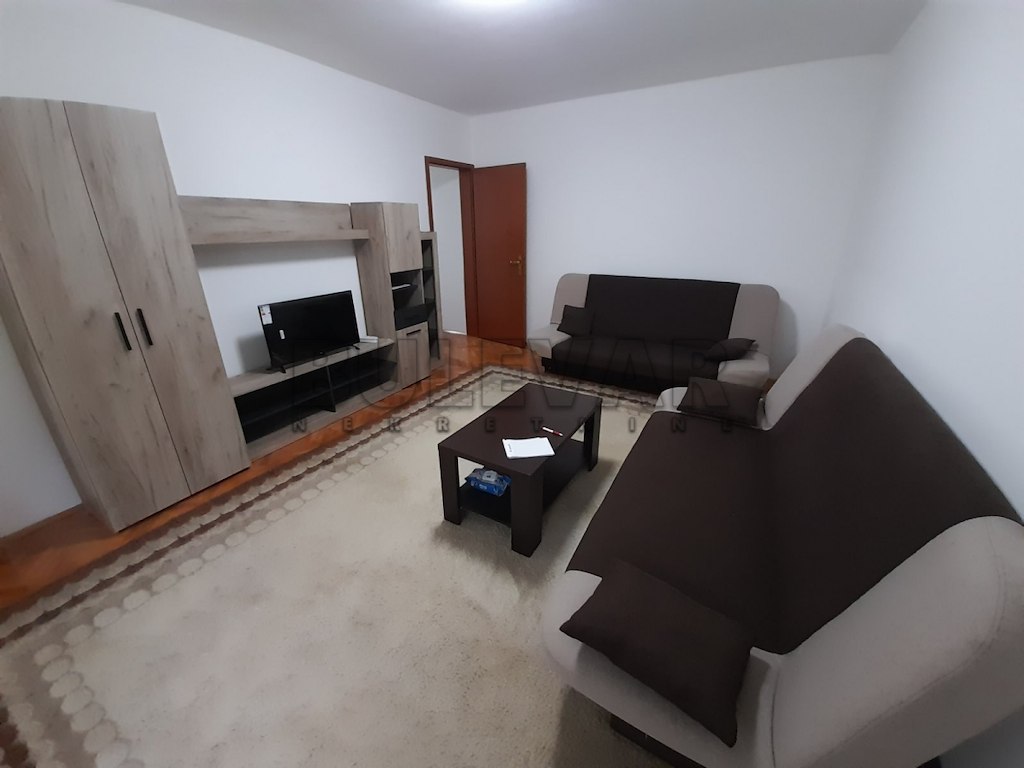 Izdaje se stan u blizini Trošarinske pijace, 54m2, CG, prizemlje