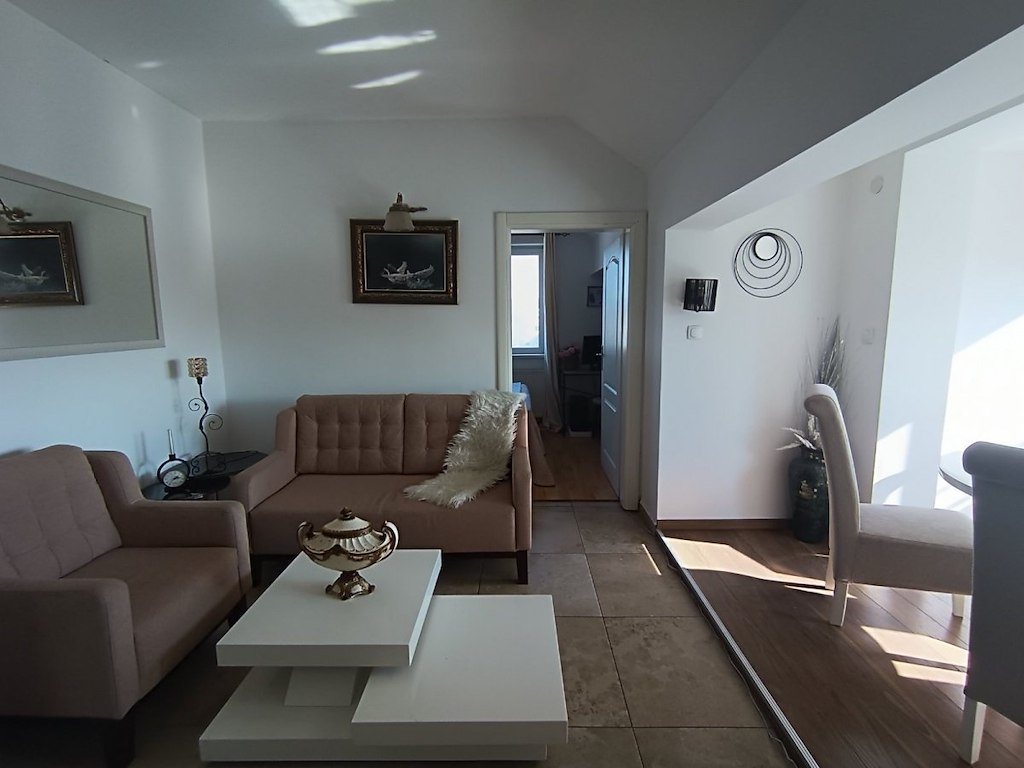 NOVI SAD - BULEVAR - 52. 00 m2