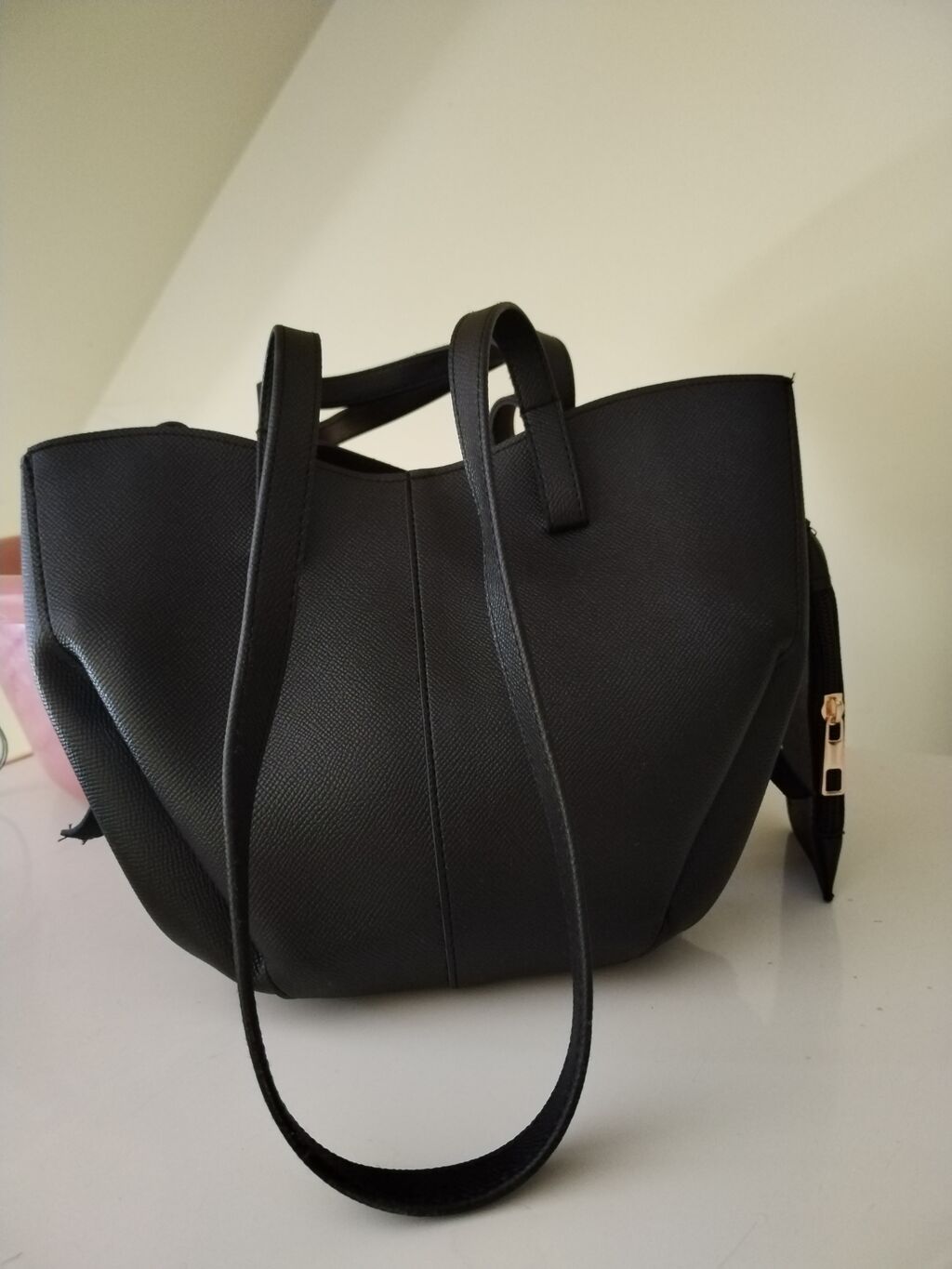 Elegantna crna ženska torba – shopper/tote model - Materijal