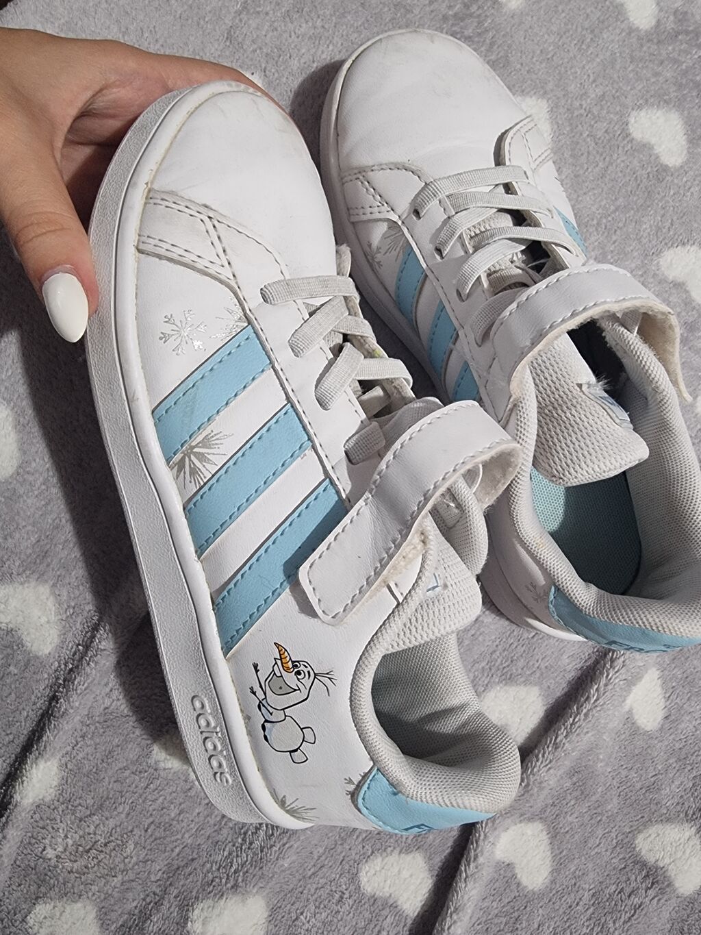 Adidas frozen patike za devojcice. 33 broj.bez ostecenja. za vise
