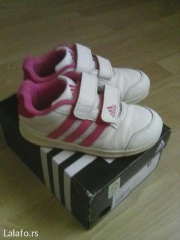 Adidas patike br. 27 ocuvane
