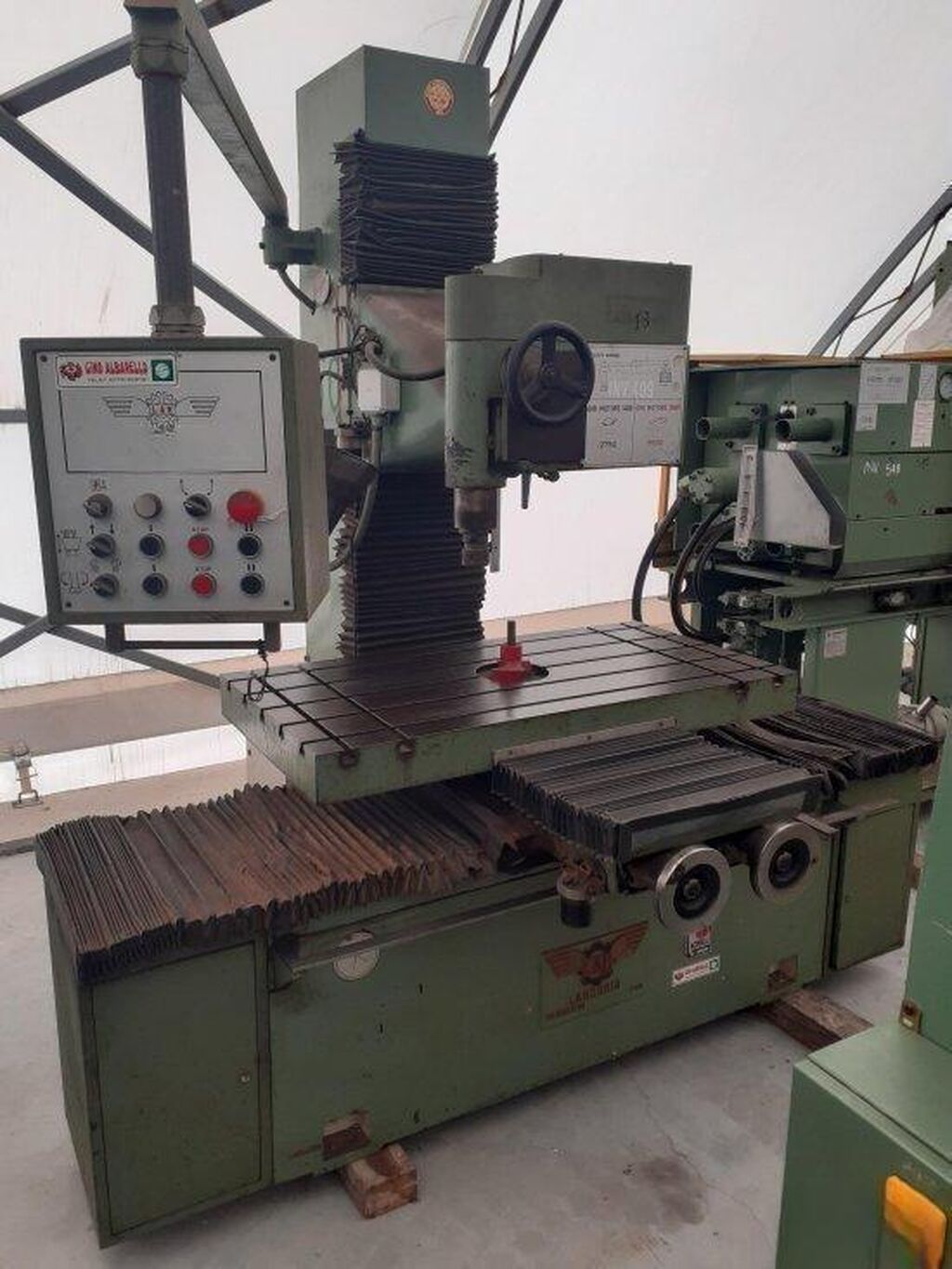 Frezer za metal Landonio 409    Marka: LAR Landonio Model: FMU 1000