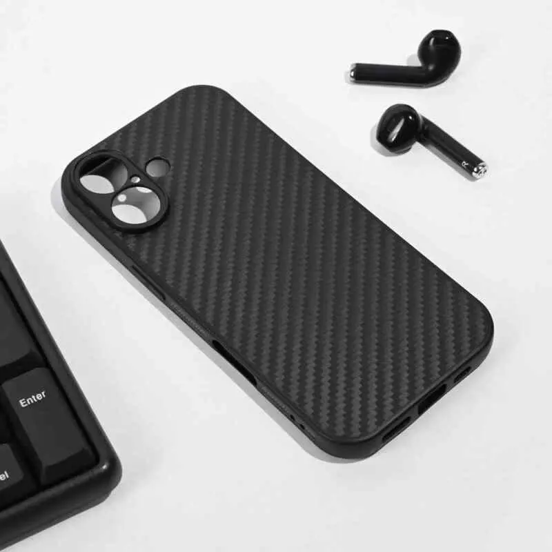 Maska Carbon fiber za iPhone 17 6.3 crna
