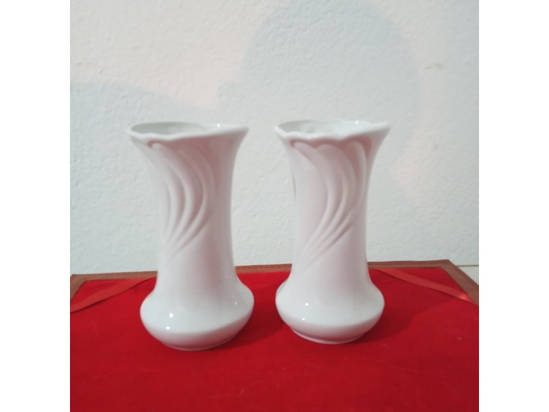 LOT DVE DVE VAZE - PORCELAN ZAJECAR