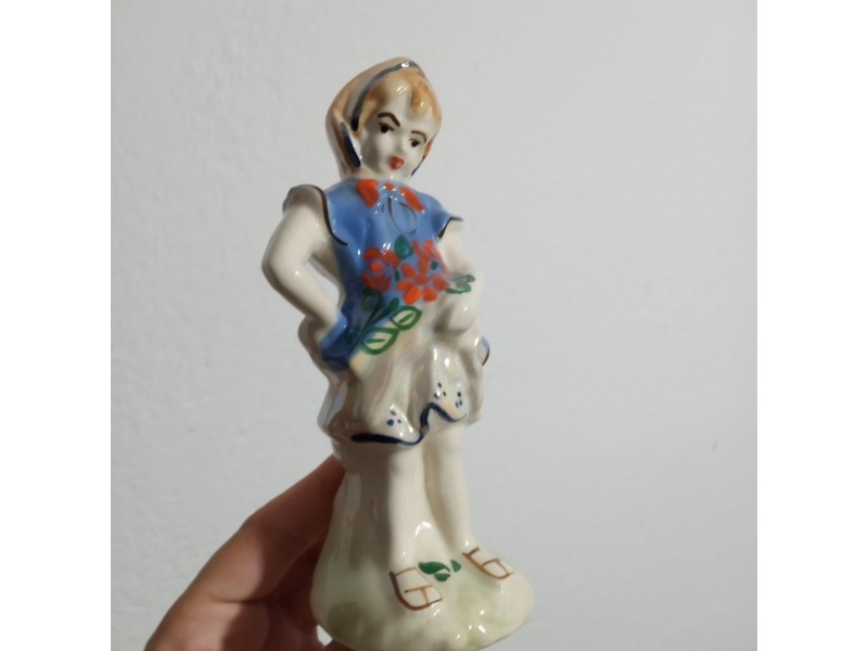 VELIKA FIGURA PLAVA DAMA