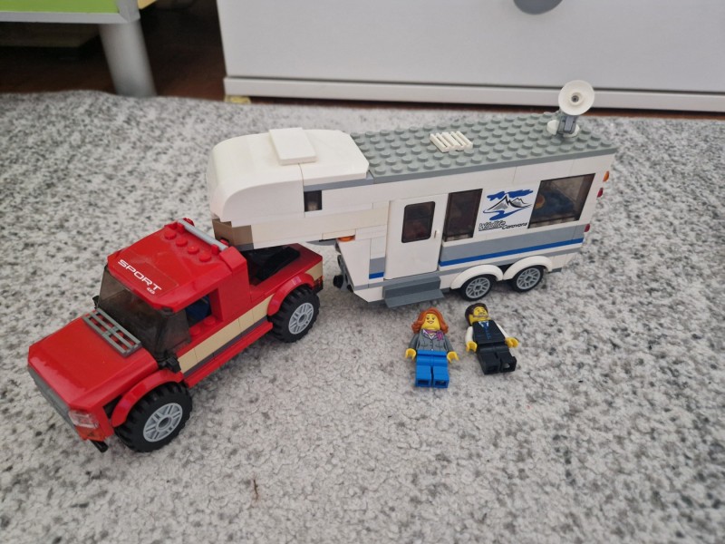 LEGO City 60182 Pickup and Caravan